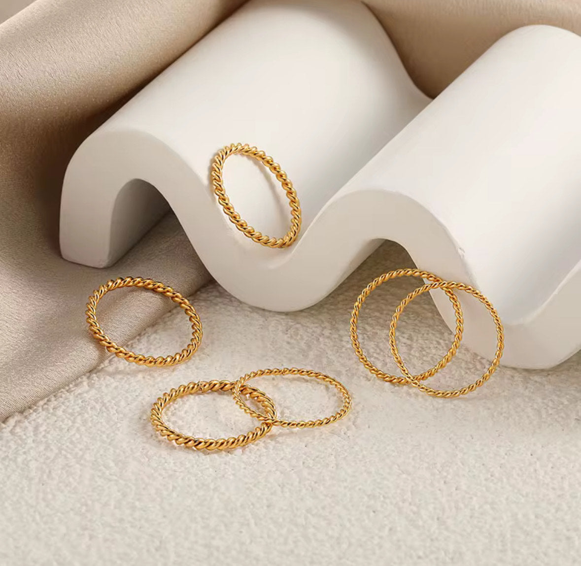 Twisted Midi Stack Ring – Carola Lola